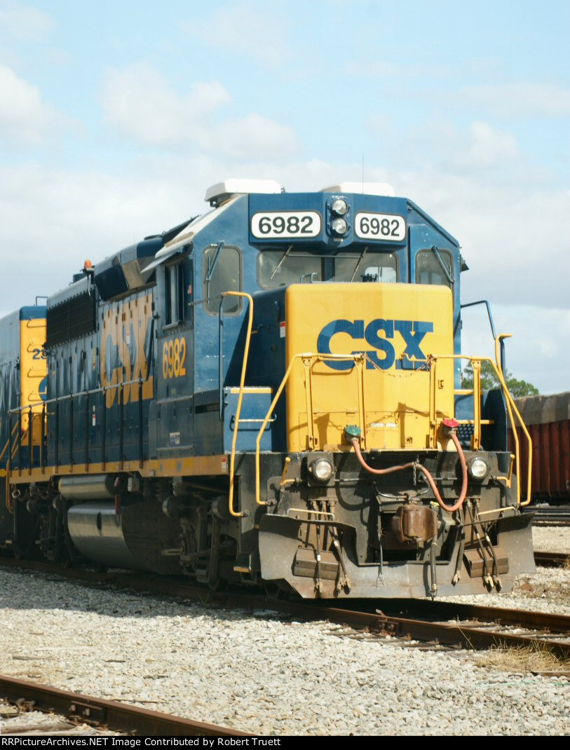 Mother and Slug Set CSX 6982 and 2382 Wildwood FL